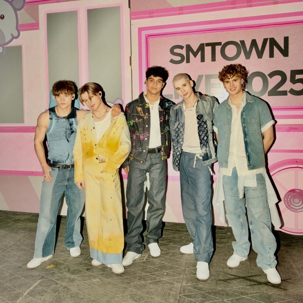 ¿Quiénes son dearALICE, la boyband invitada en el SMTOWN? - Sonica